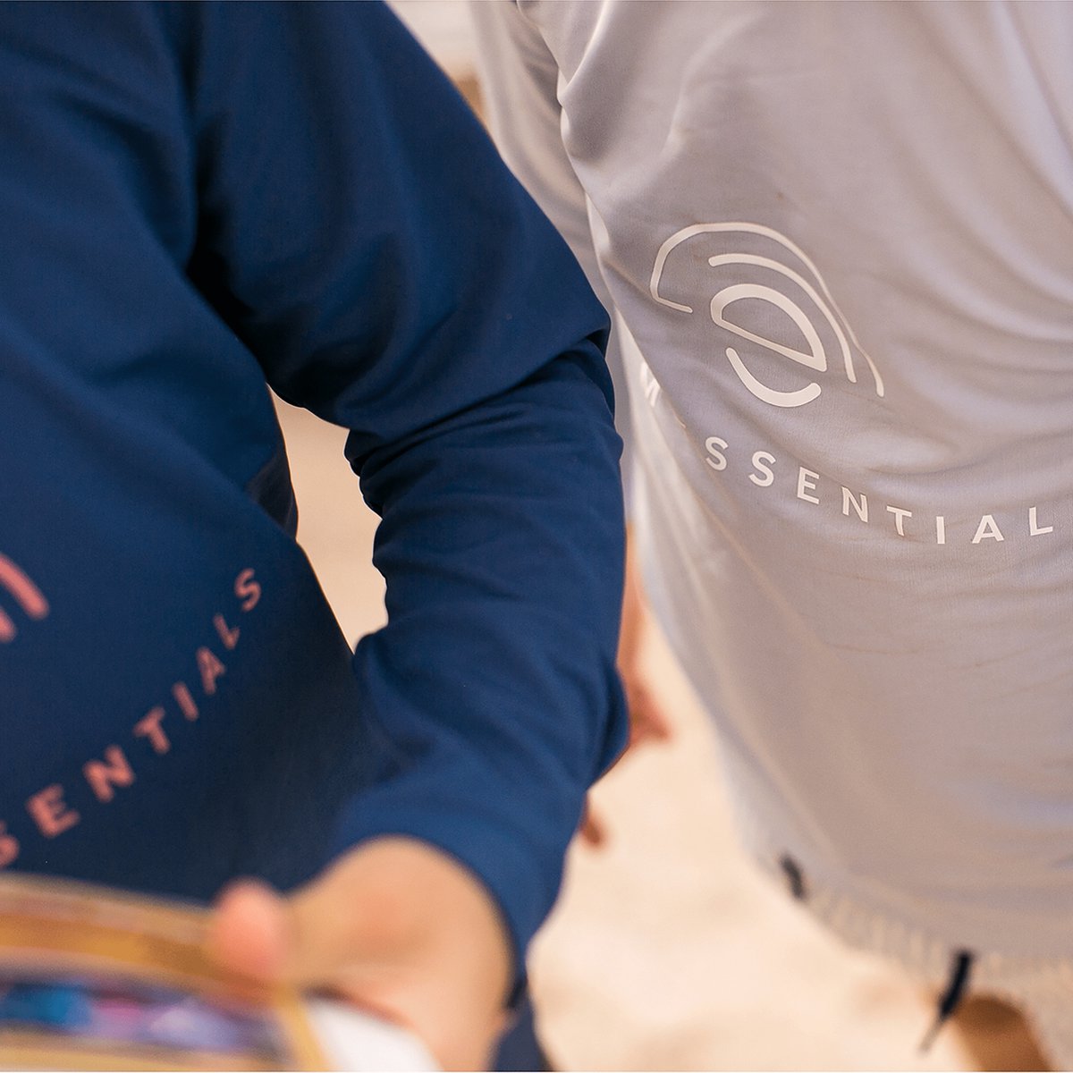 Swim Essentials UV Zwemshirt Jongens - Lange mouw - Lichtblauw - Maat 122/128 | bol.com