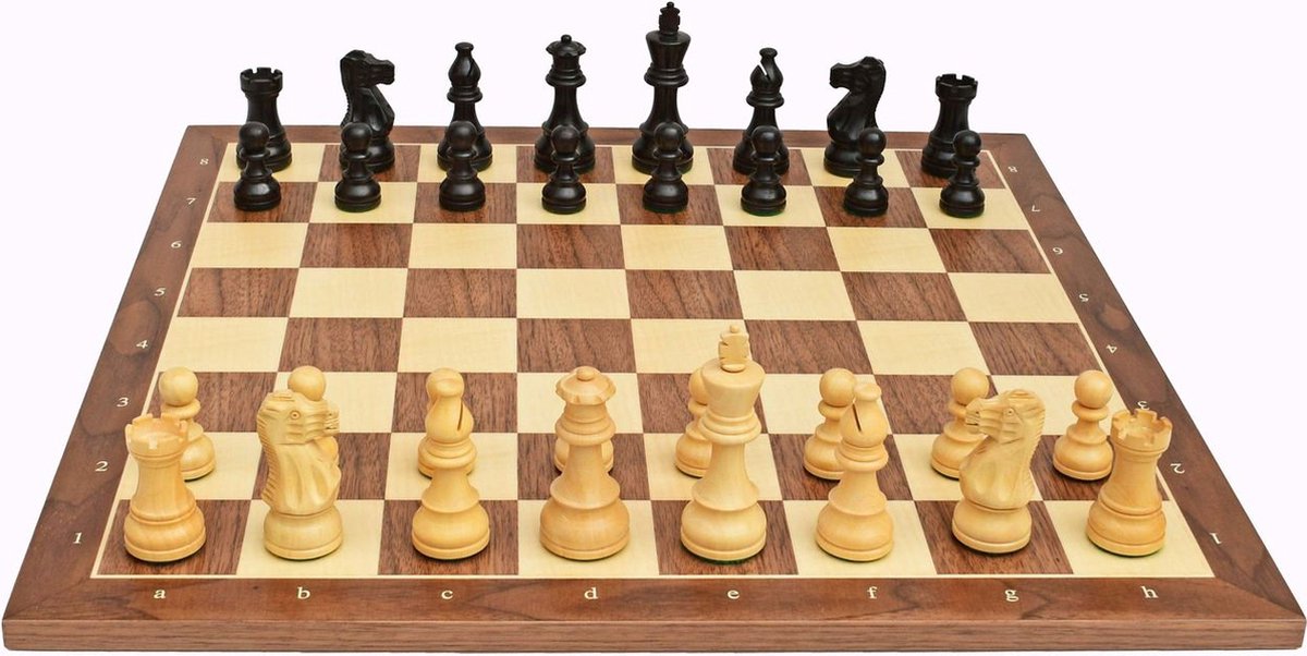 échiquier En Bois De Luxe Avec De Belles Pièces D échecs Plateau En