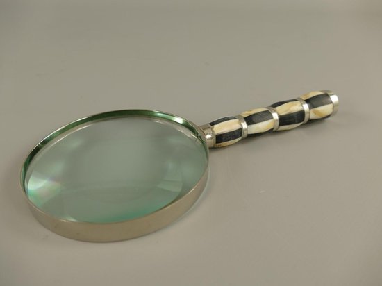 Vergrootglas - Zwart wit handvat - Vernikkeld - 21 cm hoog | bol