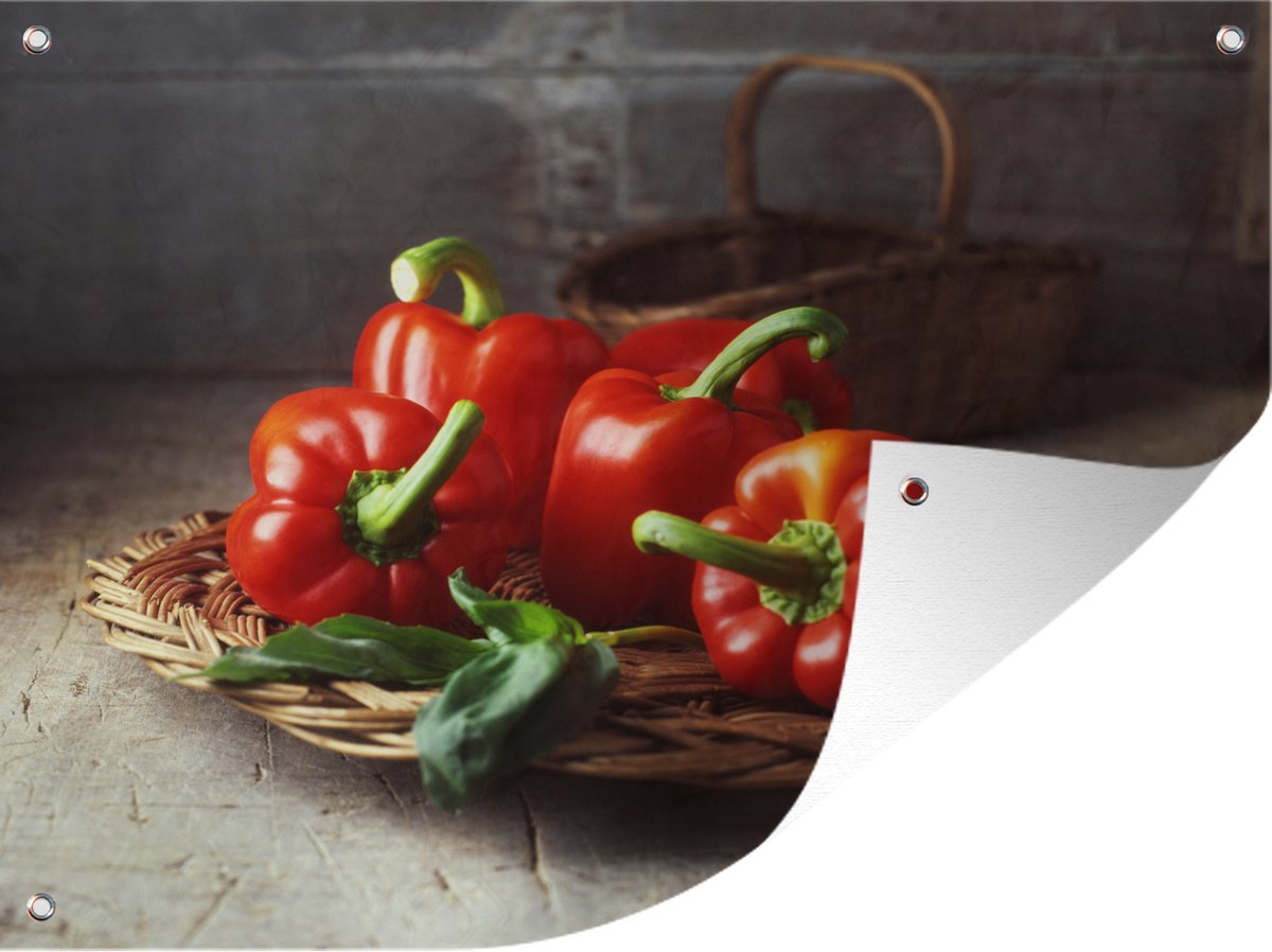 Muurdecoratie buiten Vier rode paprika's op een rieten mand - 160x120 ...