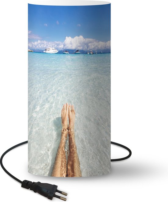 Lamp Voeten - Voeten languit in heldere zee lamp - 33 cm hoog - Ø16 cm ...