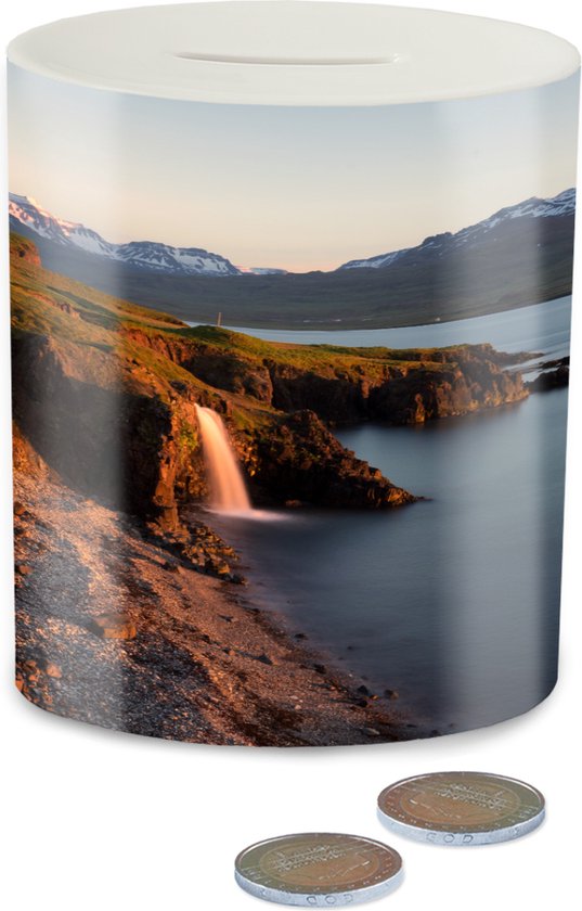 Spaarpot - Spaarblik - Zon op de Borgarfjörður Eystr in het oosten van ...