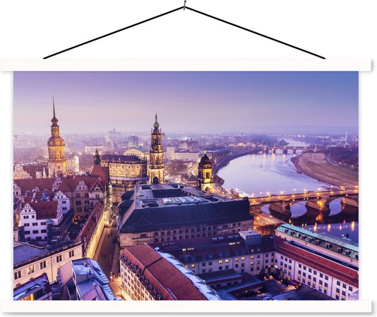 Schoolplaat - Luchtfoto met paarse tinten in de Duitse stad Dresden ...