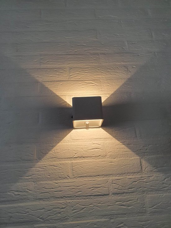 Tip: Oplaadbare LED Wandlamp - Magnetisch - Geen Stroom Nodig - Muur ...