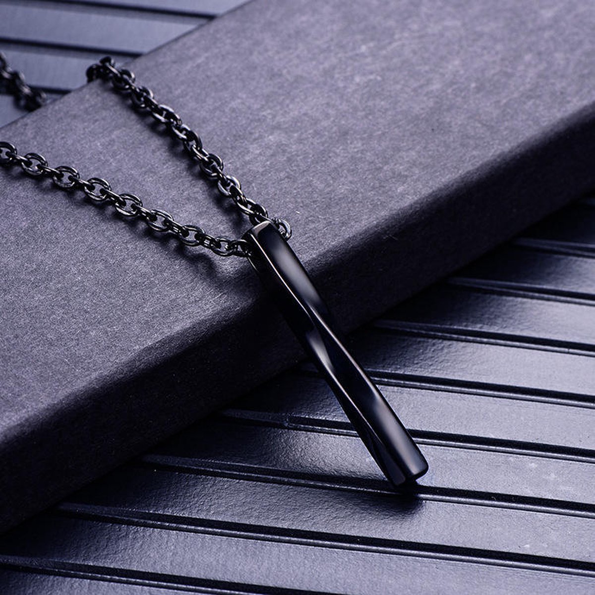 Twisted Long Bar Ketting met Minimalist Staaf Hanger - Zwart - Ketting ...