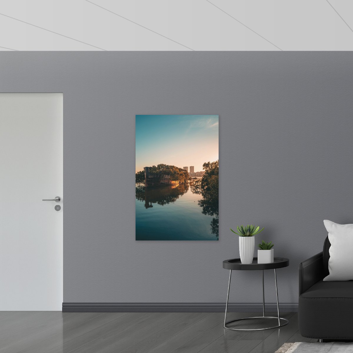 WallClassics - Hout - Begroeid Scheepswrak in het Water - 80x120 cm ...