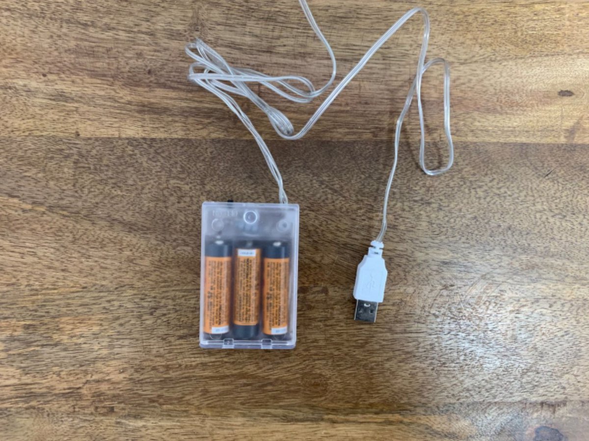 Lampe led néon - Guitare - 30 x 14 cm - Incl. 3 piles AA - Siècle des Lumières néon -... | bol.com