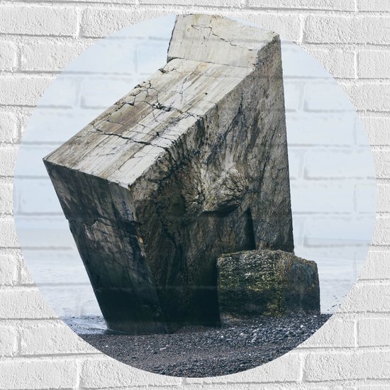Muursticker Cirkel - Grote Hoekige Steen op Kiezestrand - 80x80 cm Foto ...