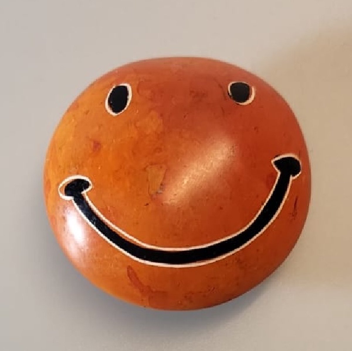 Nog meer sfeer in uw woonomgeving met deze prachtig handgemaakte smiley ...