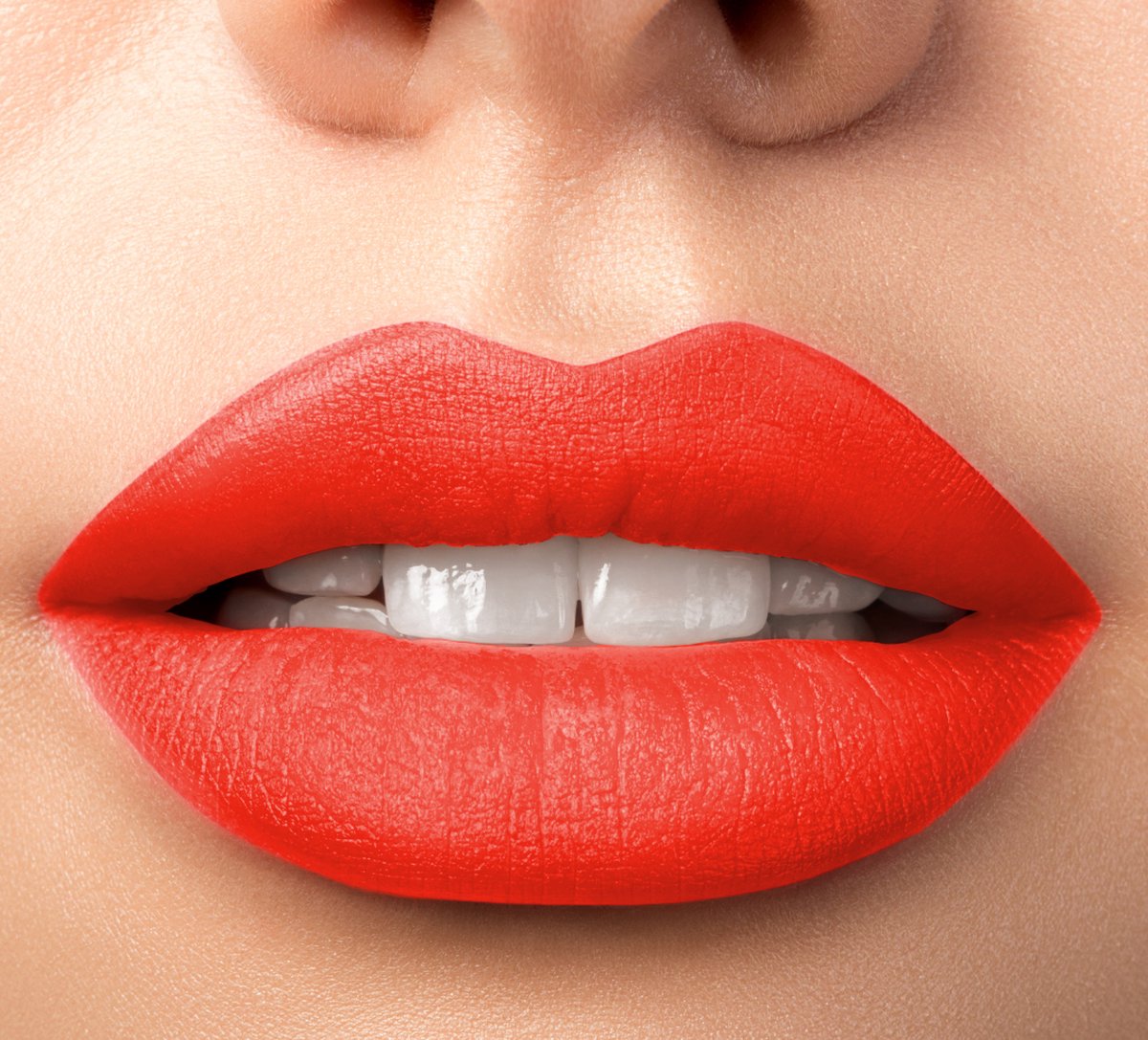 Cosm.Ethics Bar Lipstick Matte fel rood fel rode lippenstift bamboe ...