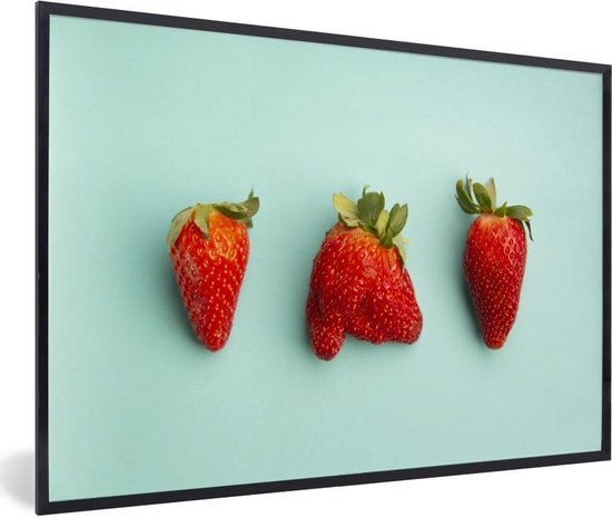 Photo en cadre - Cadre photo trois fraises noir sans passe-partout ...