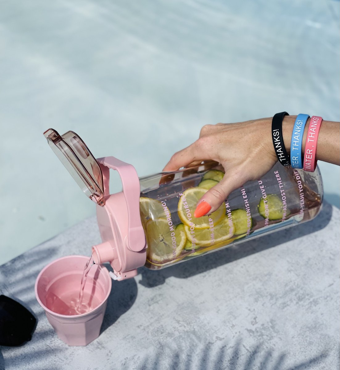 Waterfles 2 liter MET tas roze - gratis armband - waterfles met rietje ...