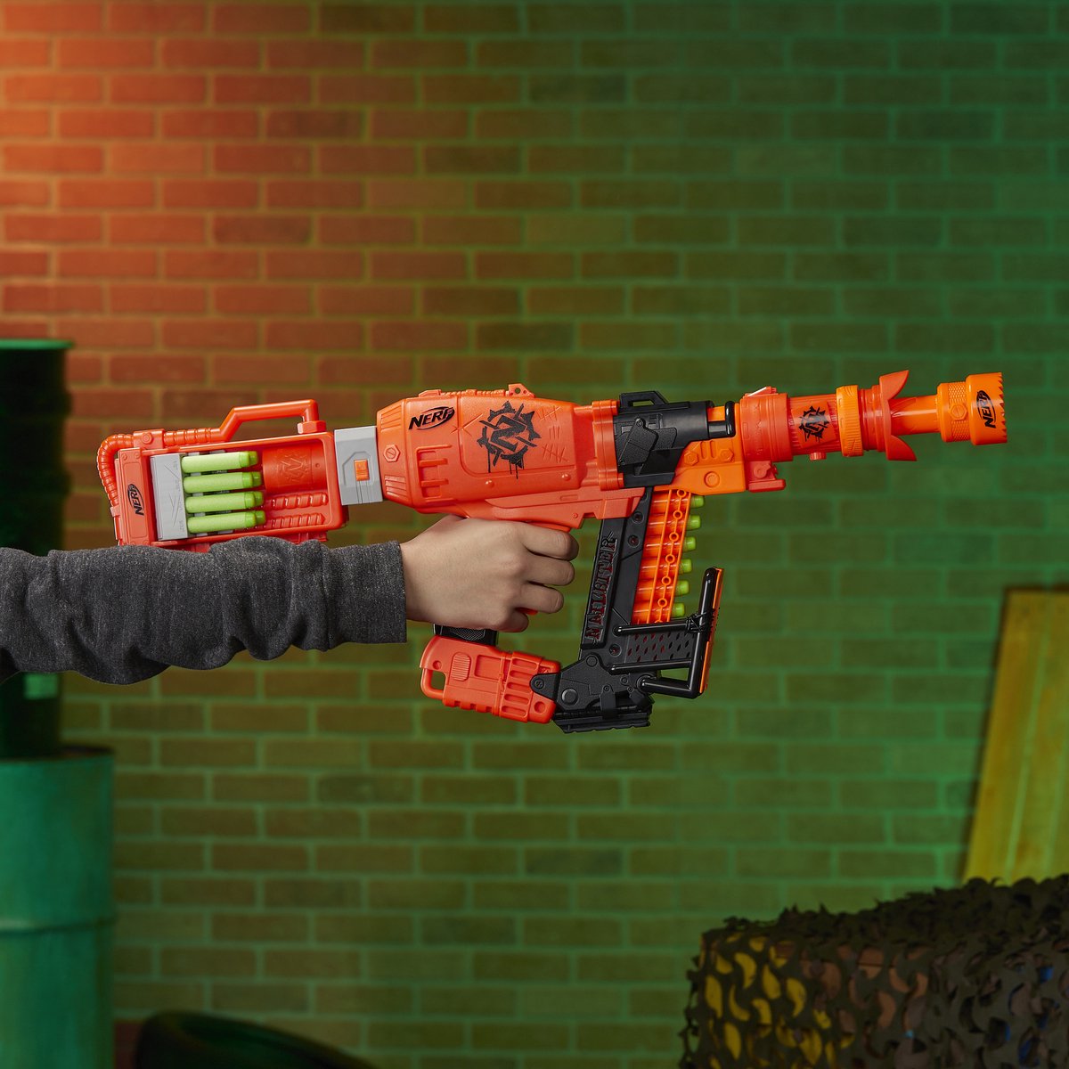 NERF Zombie Strike Zoom & Doom Nailbiter - Blaster | bol.com