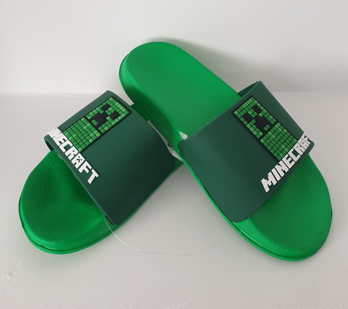 Minecraft Slipper - Badslippers - Maat 35/36 | bol.com