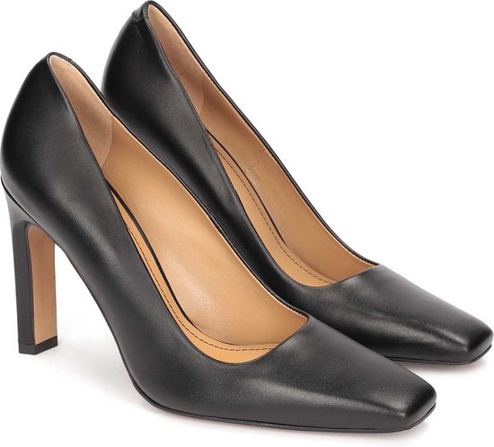 Leather square toe pumps on a narrow heel | bol.com
