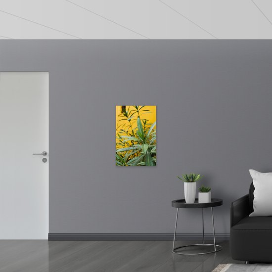 Hout - Blaadjes met Regendruppels en Gele Achtergrond - 50x75 cm - 9 mm ...