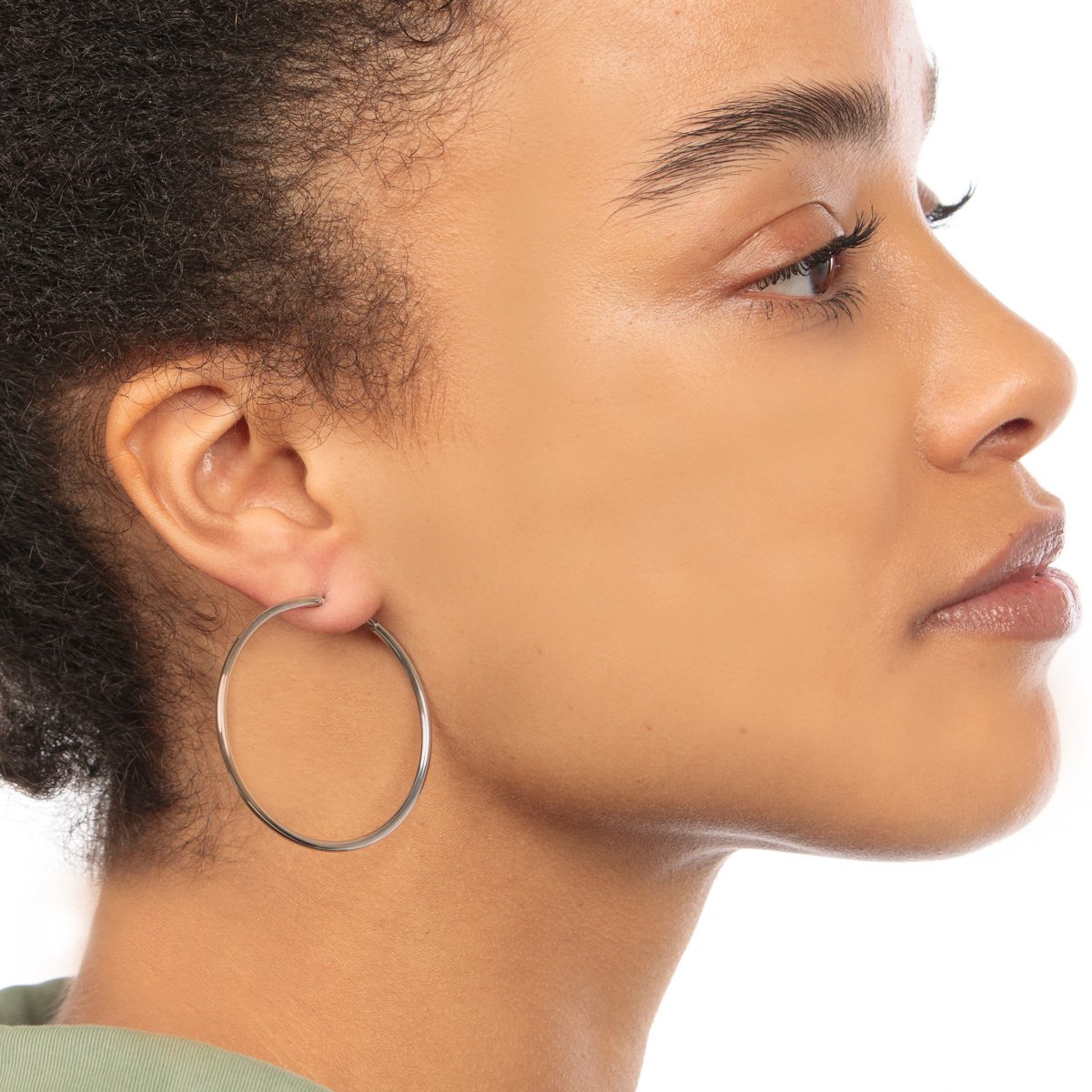 My Bendel - Grote ronde zilveren oorbel - Grote ronde zilveren oorbel ...