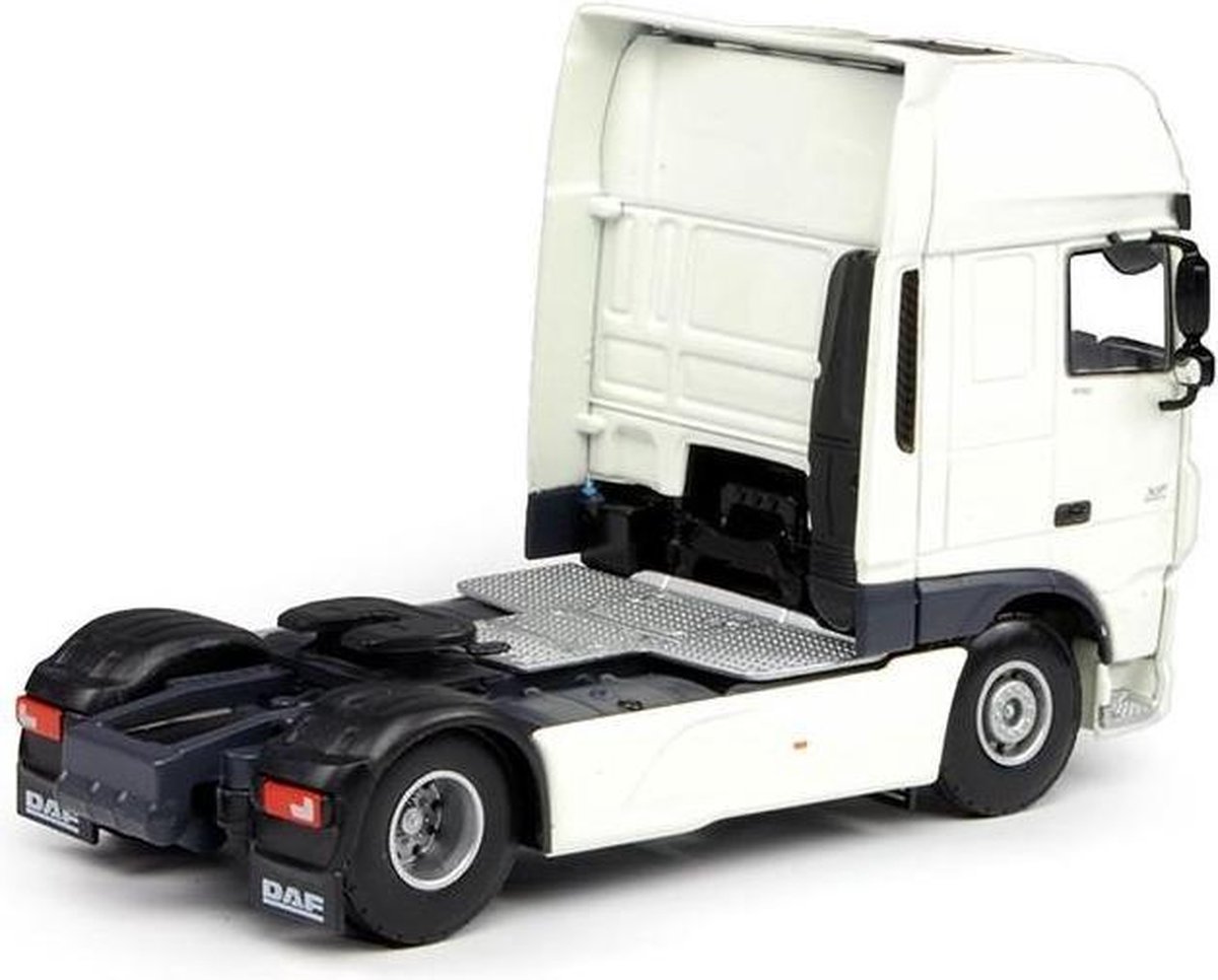 DAF Euro 6 XF Super Space Cab 1:50 Lion Toys Wit 21535 | bol.com