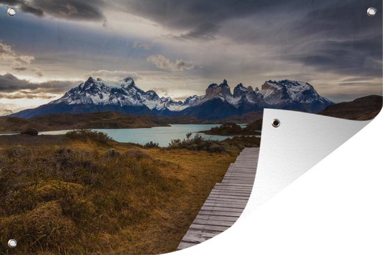 Tuinposters buiten Torres del Paine meer Pehoe met een authentieke ...