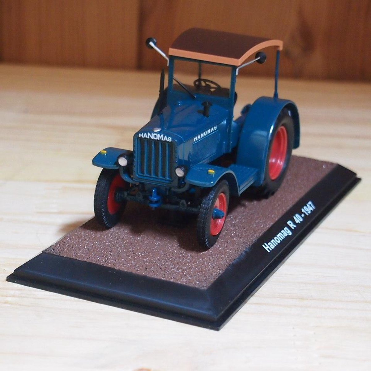 Hanomag R 40 - 1947 1:32 Editions Atlas | bol.com