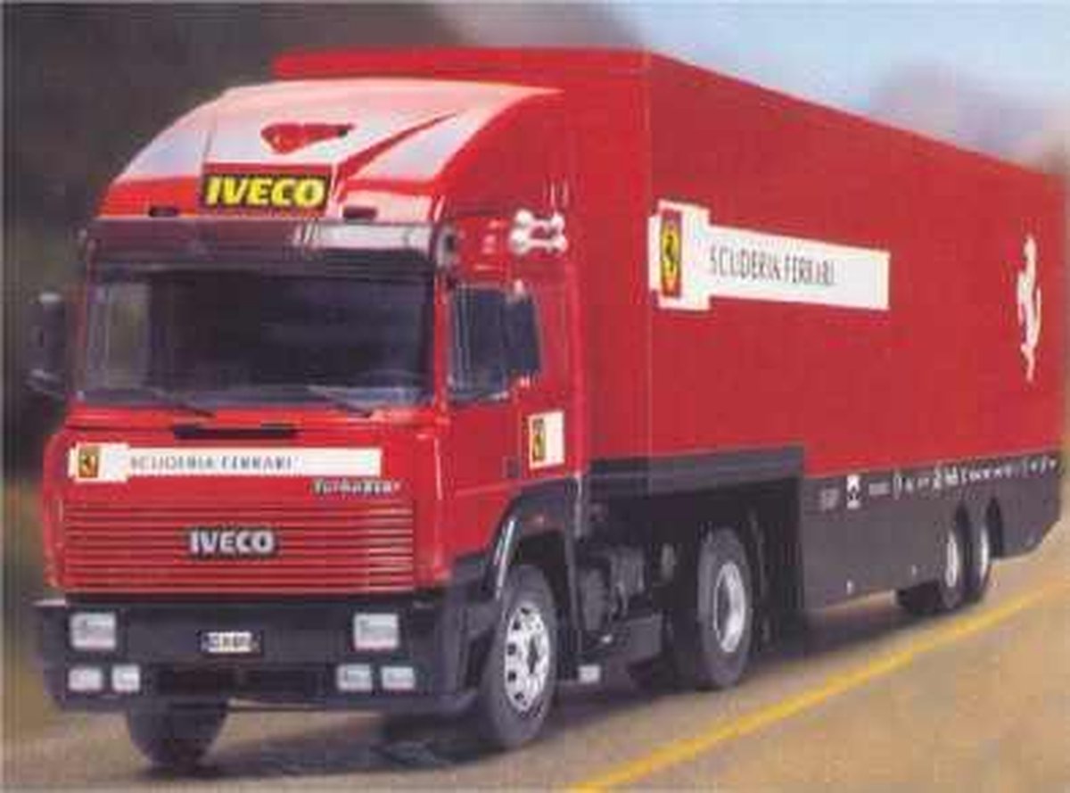 Revell Ferrari Truck Formula 1 Team - 07561 - Modelbouw | bol.com