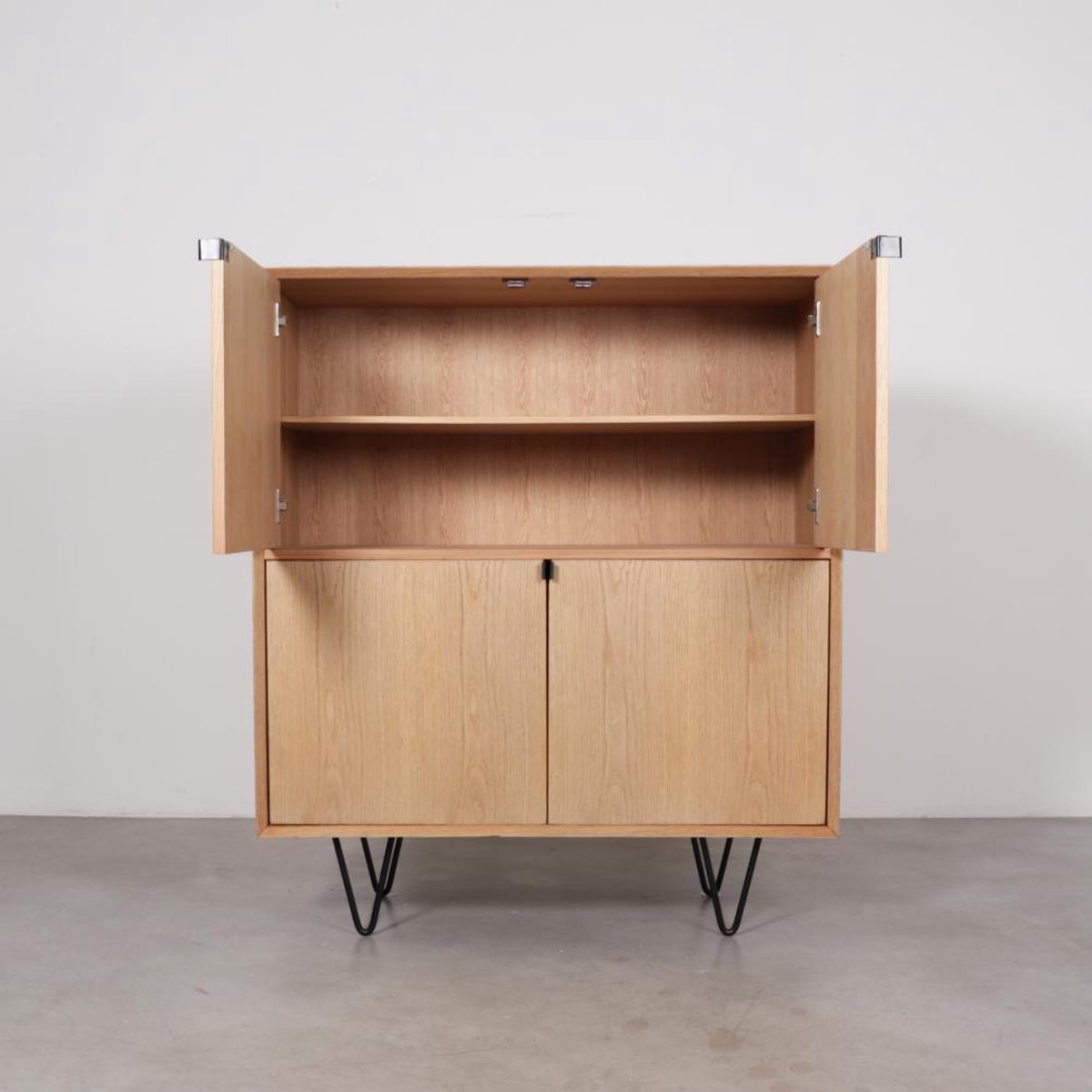Furnified - Hoog Dressoir Eik - Bob - Scandinavisch (100cm) - Gouden ...
