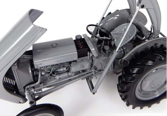 Universal Hobbies Massey Ferguson TEA 20 met frontlader 1:16(UH4171 ...