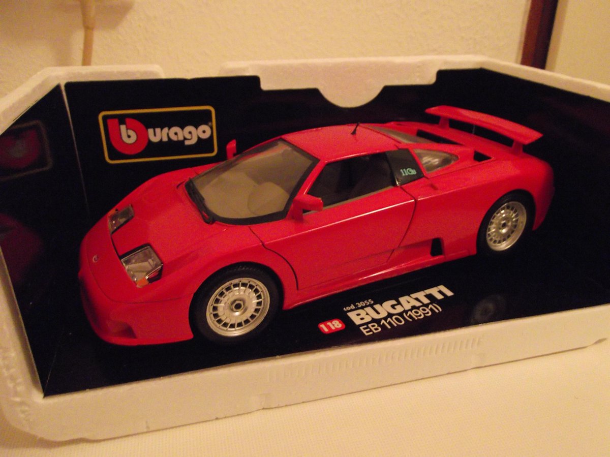 Bugatti EB 110 1991 - 1:18 - Bburago | bol.com