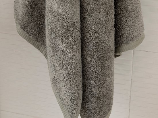 English Home Leafy Bamboo Baddoek - 1 stuk - 70x140 cm - Donker Grijs | bol