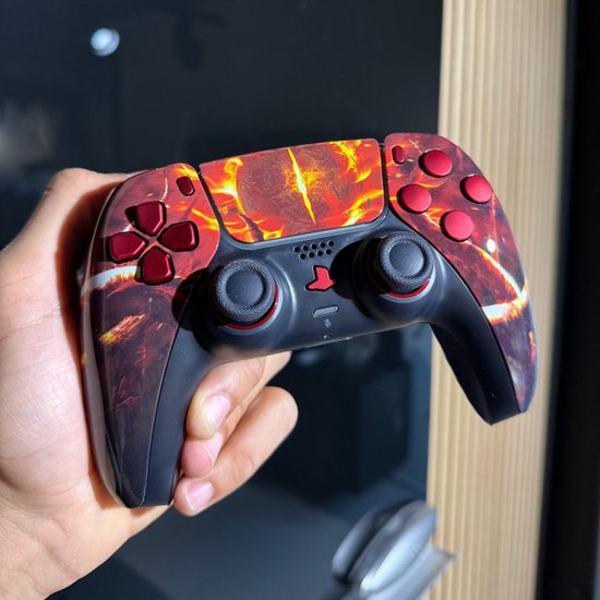 Clever PS5 Custom Flaming Eye Of Sauron Controller | bol