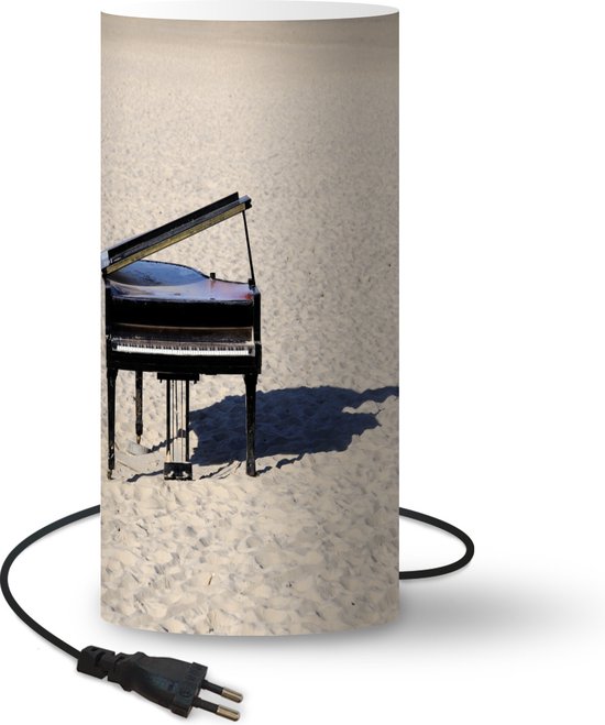 Lamp - Nachtlampje - Tafellamp slaapkamer - Een piano op het strand ...