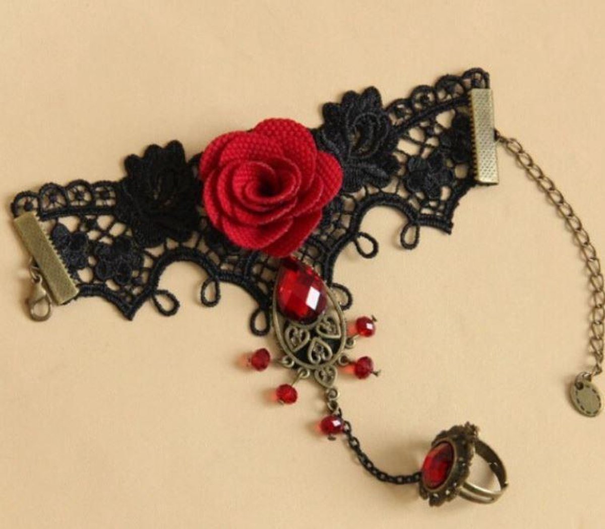 Gothic Armband met Ring - Festival Punk Polsketting - Rode Roos ...