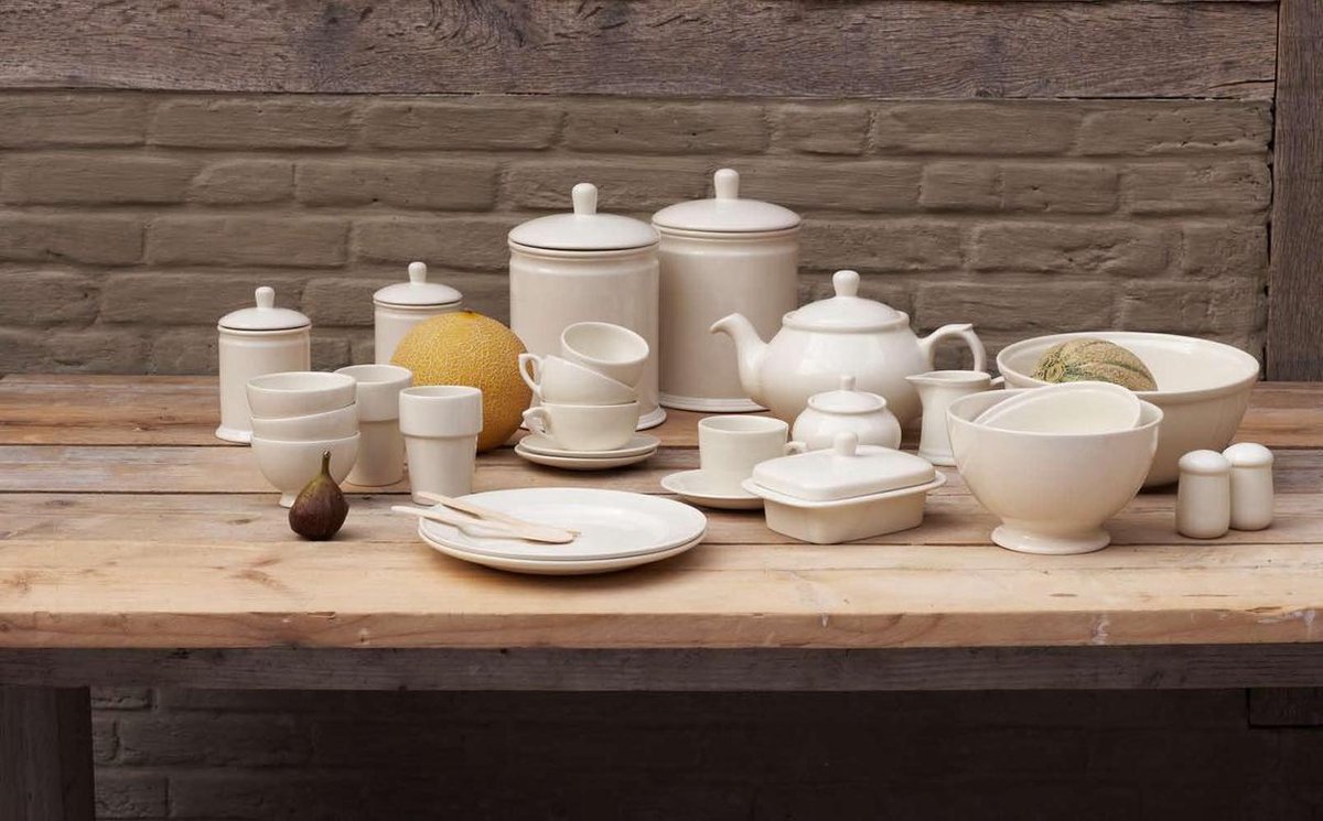 Royal Boch Classic Ivory Kom op voet - Ø22,5cm | bol.com