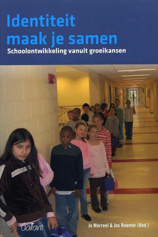 Identiteit maak je samen | 9789044120462 | J. Morreel | Boeken | bol