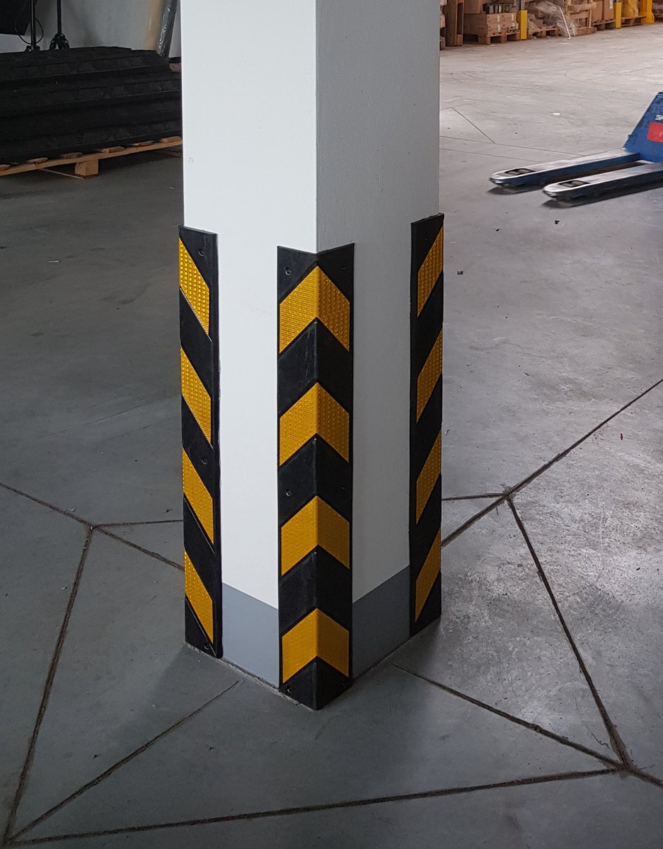 Ri-Traffic Hoekbeschermer - Rubber - Zwart / geel - Hoogte 800 mm | bol.com