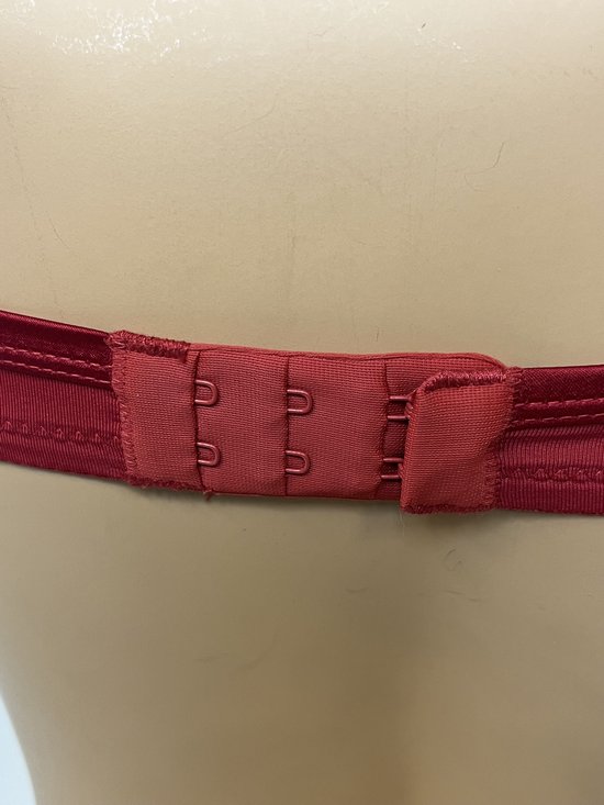 Amoena Prothese BH Lara Satin 75AA Rood / Red voorgevormde Beha | bol.com