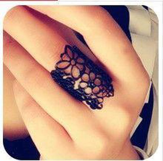 Verstelbare zwart opengewerkte ring | bol.com