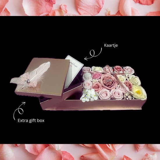 Valentijn - Luxe rozen giftbox - Bloemen doos - Valentijnsdag - Cadeau ...