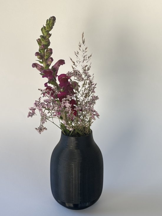 Moderne zwarte vaas 22 cm – 3D-geprint – Bloemenvaas – Waterdicht | bol