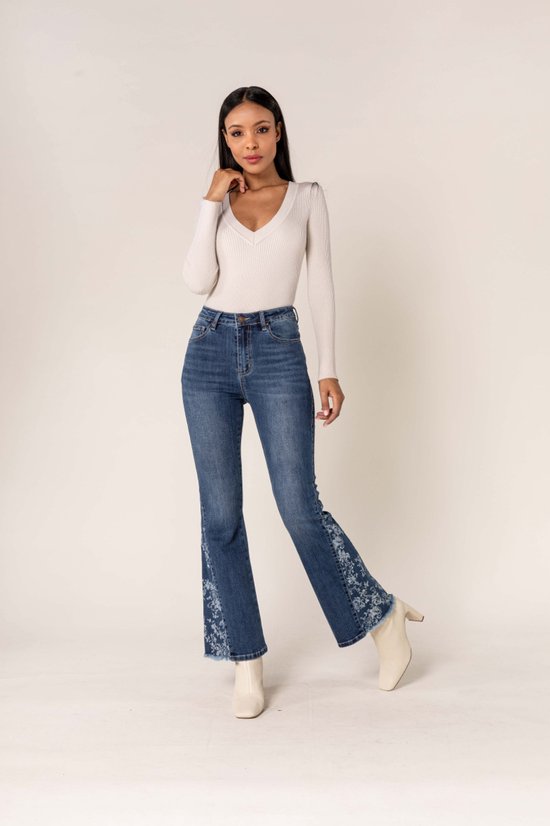 Bootcut Flared jeans | Dare to be different | Denim blue | 42 | bol