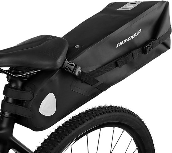Zwarte Fietszadeltas 10 liter - Waterdicht en eenvoudig te monteren ...