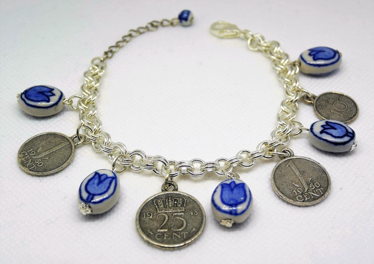 Elegante armband met bedeltjes zwaar verzilverd met delft blauwe ...