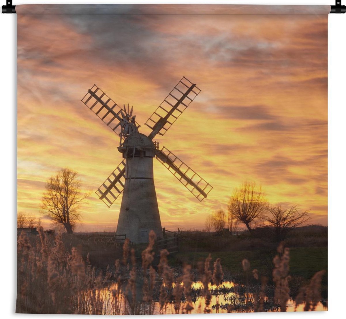 WandkleedNationaal park The Broads - Silhouet van een molen in ...