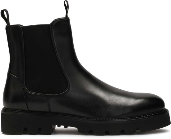 Classic black men's Chelsea boots on a trefoil sole | bol