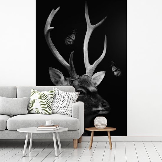 Behang - Fotobehang een hert in de jungle - zwart wit - Breedte 145 cm ...