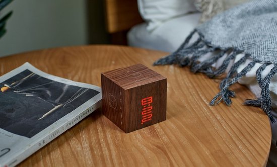 Gingko - Cube Plus Clock - wekker, klok, stopwatch, timer - walnoot | bol