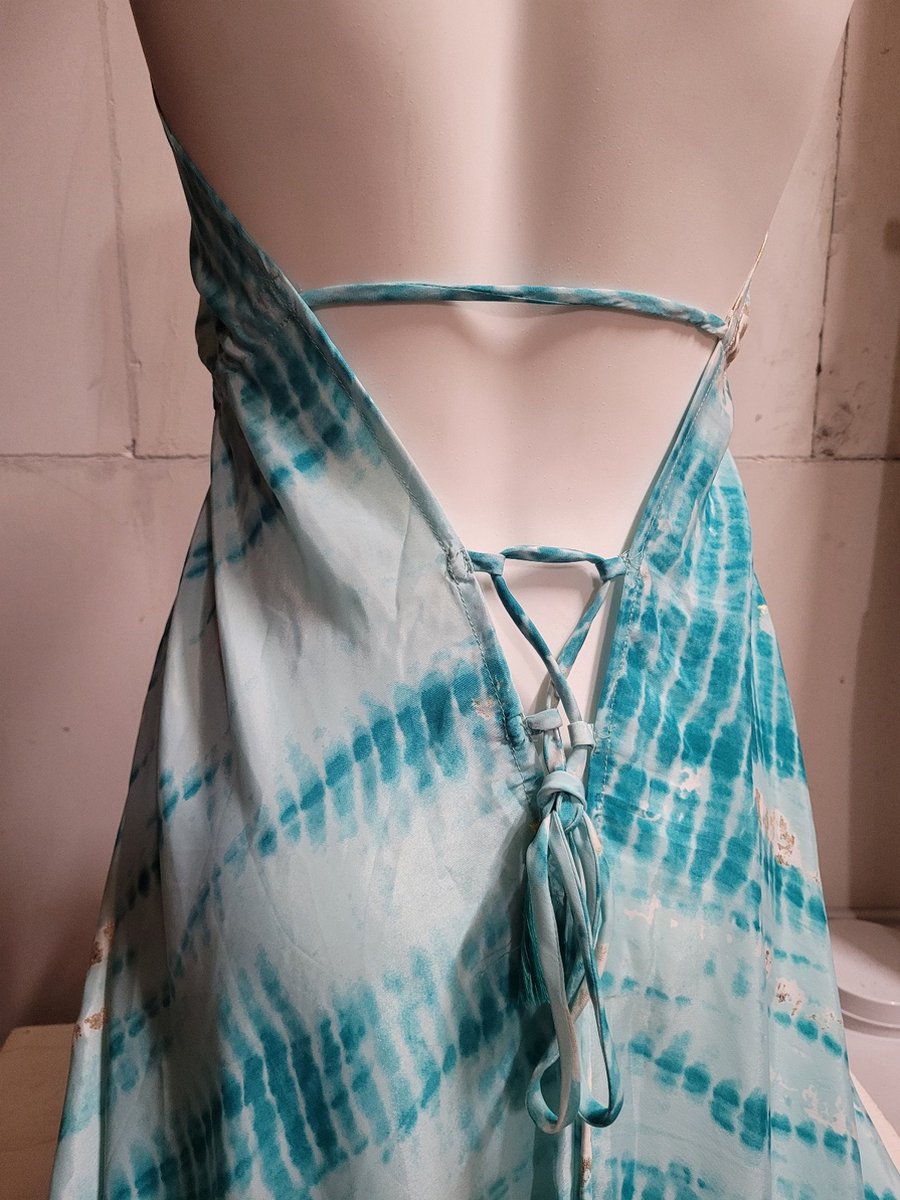 Boho maxi zijde jurk in GROEN met v-hals open rug en volants, gouden ...