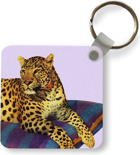 Sleutelhanger - een luipaard op een kussen - Plastic | bol.com