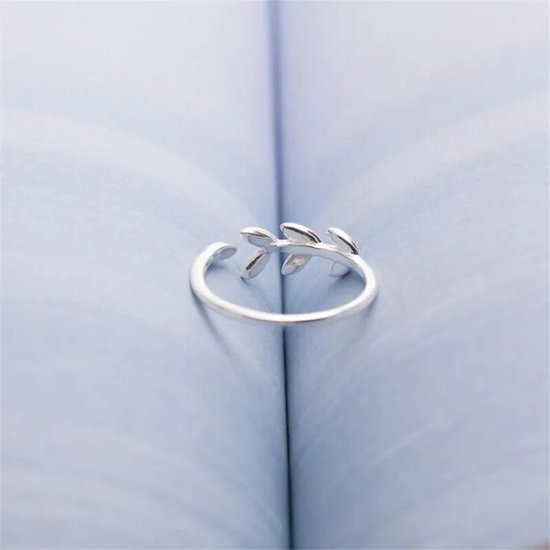 Umbra Flore - Ring met blaadjes - Groene blaadjes - Verstelbaar | bol