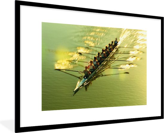 Fotolijst incl. Poster - Een roeiteam dat op volle snelheid aan het ...